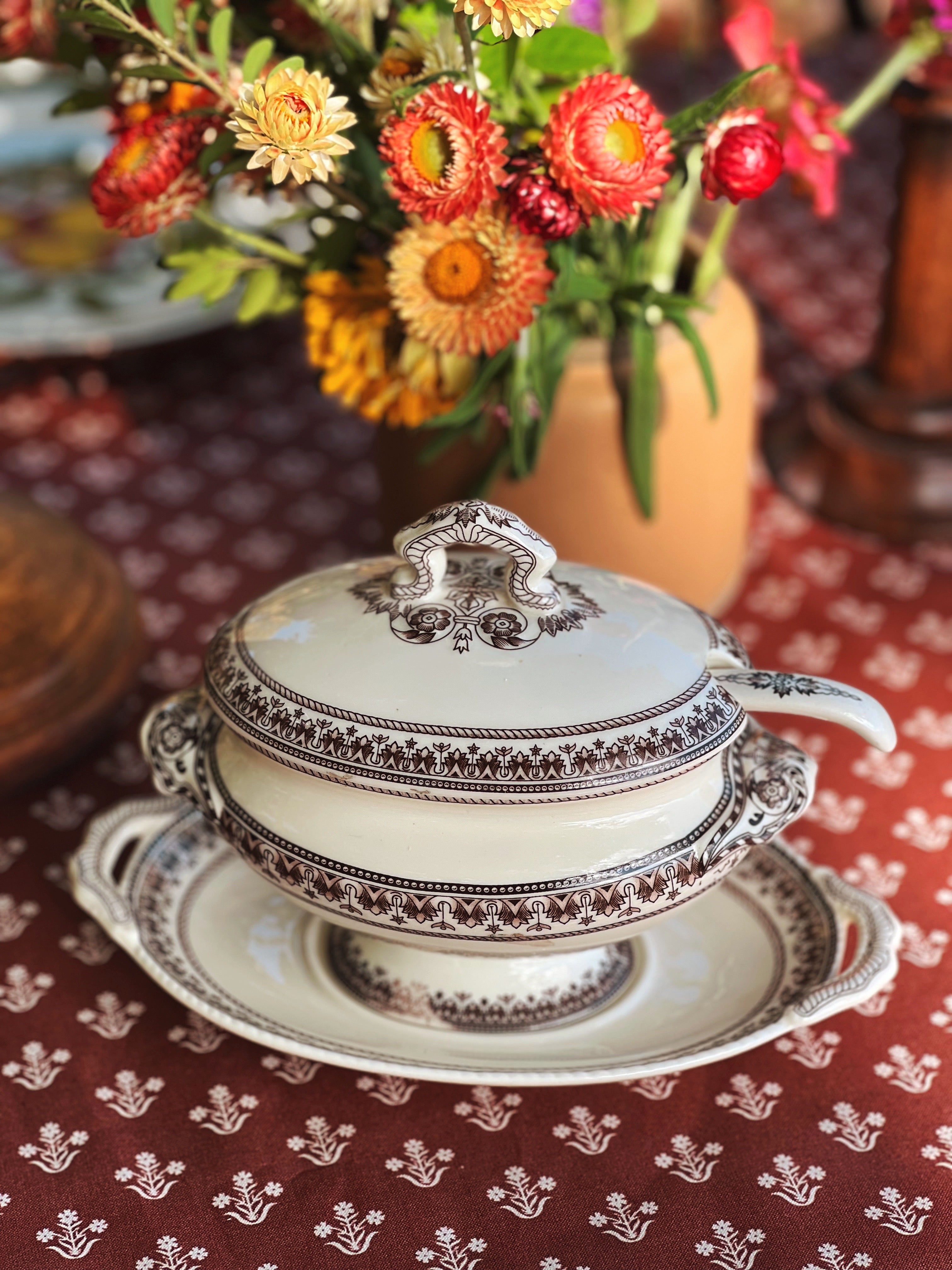 Collected Vintage Gravy Boats & Sauce Vessels Feast Vintage – feastvintage